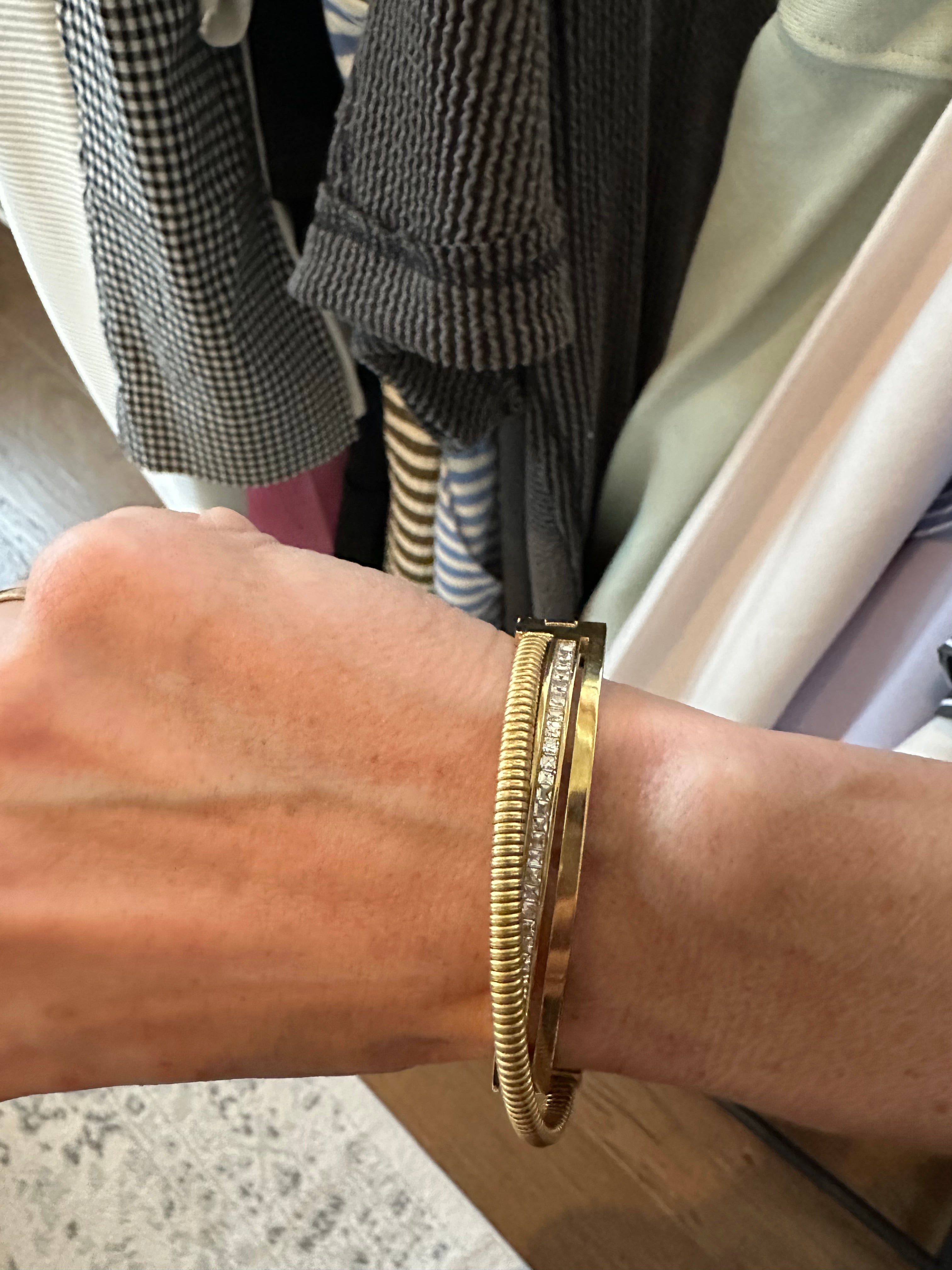Twisted Gold Bangle – Lottie James